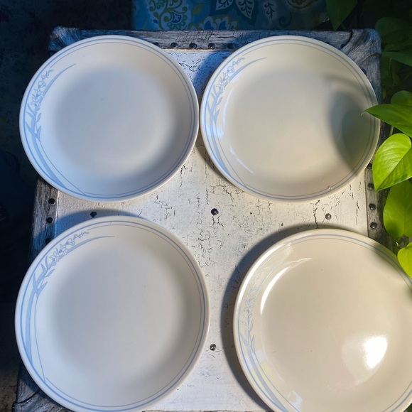 Corelle | Dining | 4 Corelle Blue Lily 25 Dinner Plates | Poshmark